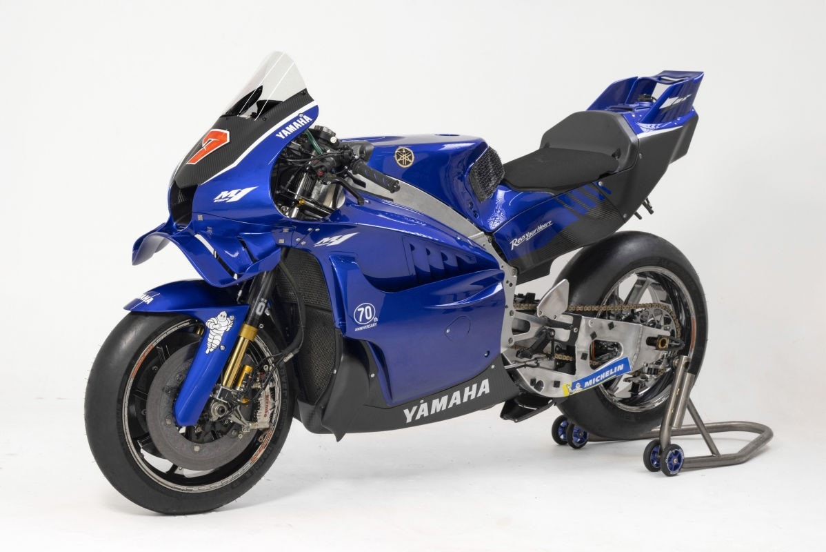 E alla fine anche Yamaha si converte al V4 | Dueruote